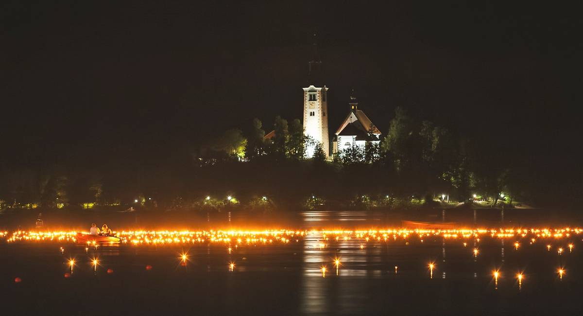 Candle lights on Lake Bled 2024 | Happy.Rentals